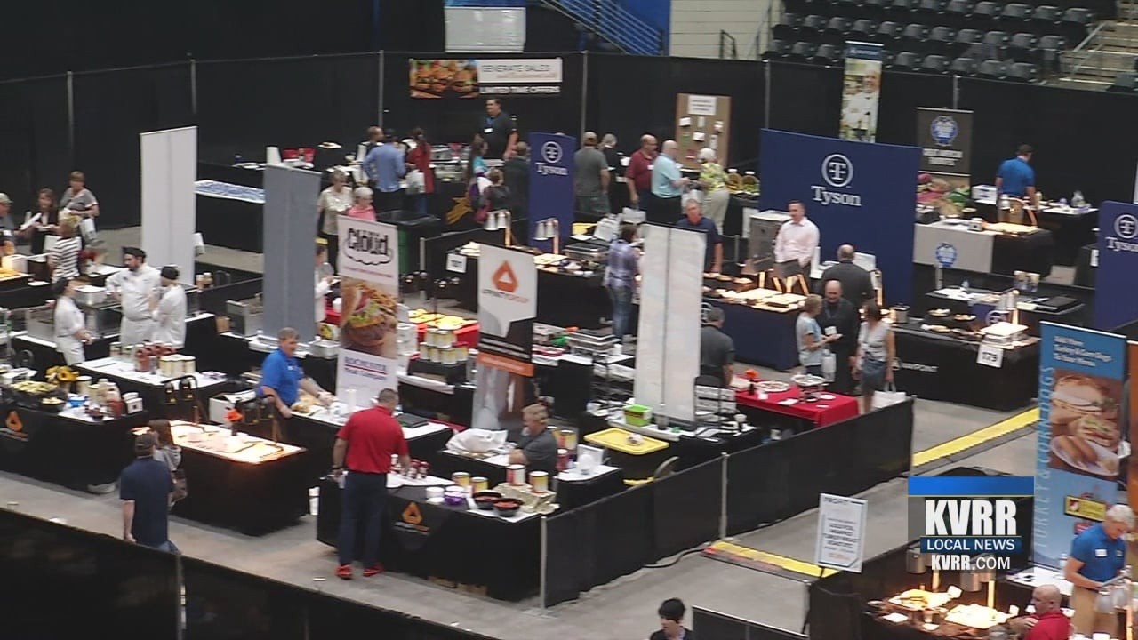 Food Service Operators Learn About Industry Trends at 2019 Food Expo