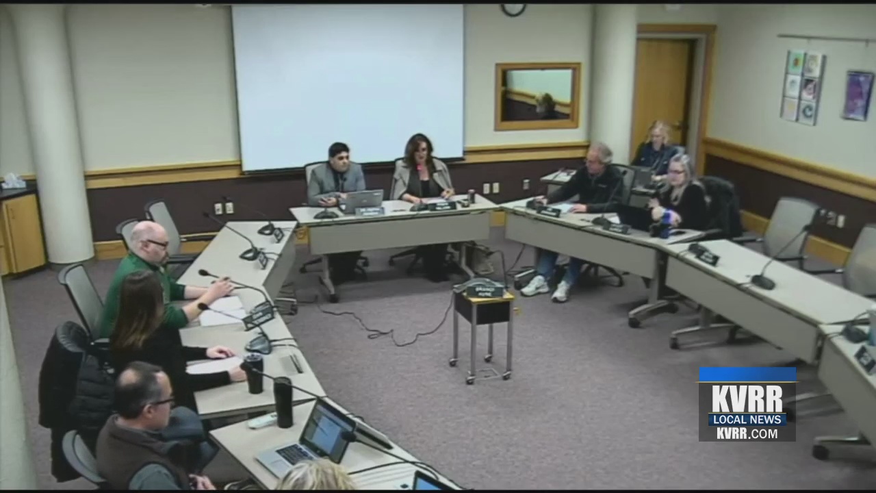 Fargo School Board discusses virtual learning, serving meals at ...