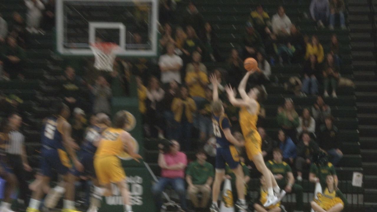 NDSU Comeback Falls Short V Roos - KVRR Local News