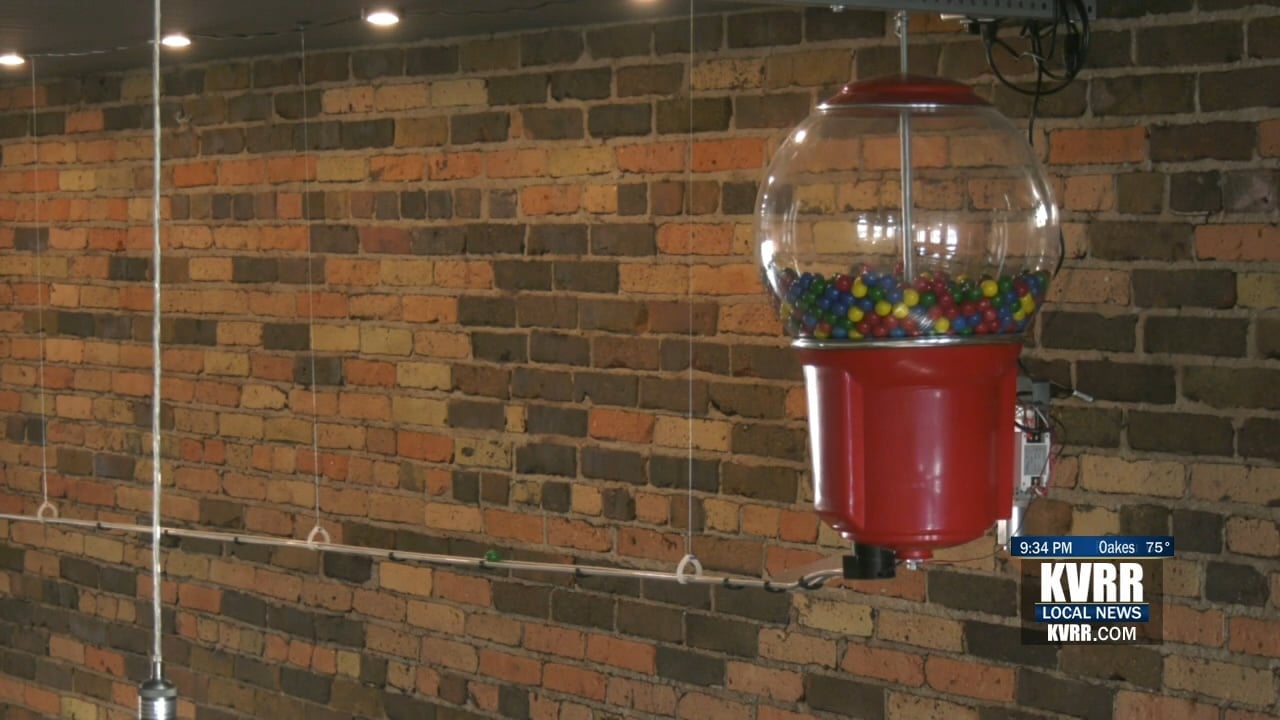 Fergus Falls ice cream parlor's "world's longest gumball machine ...