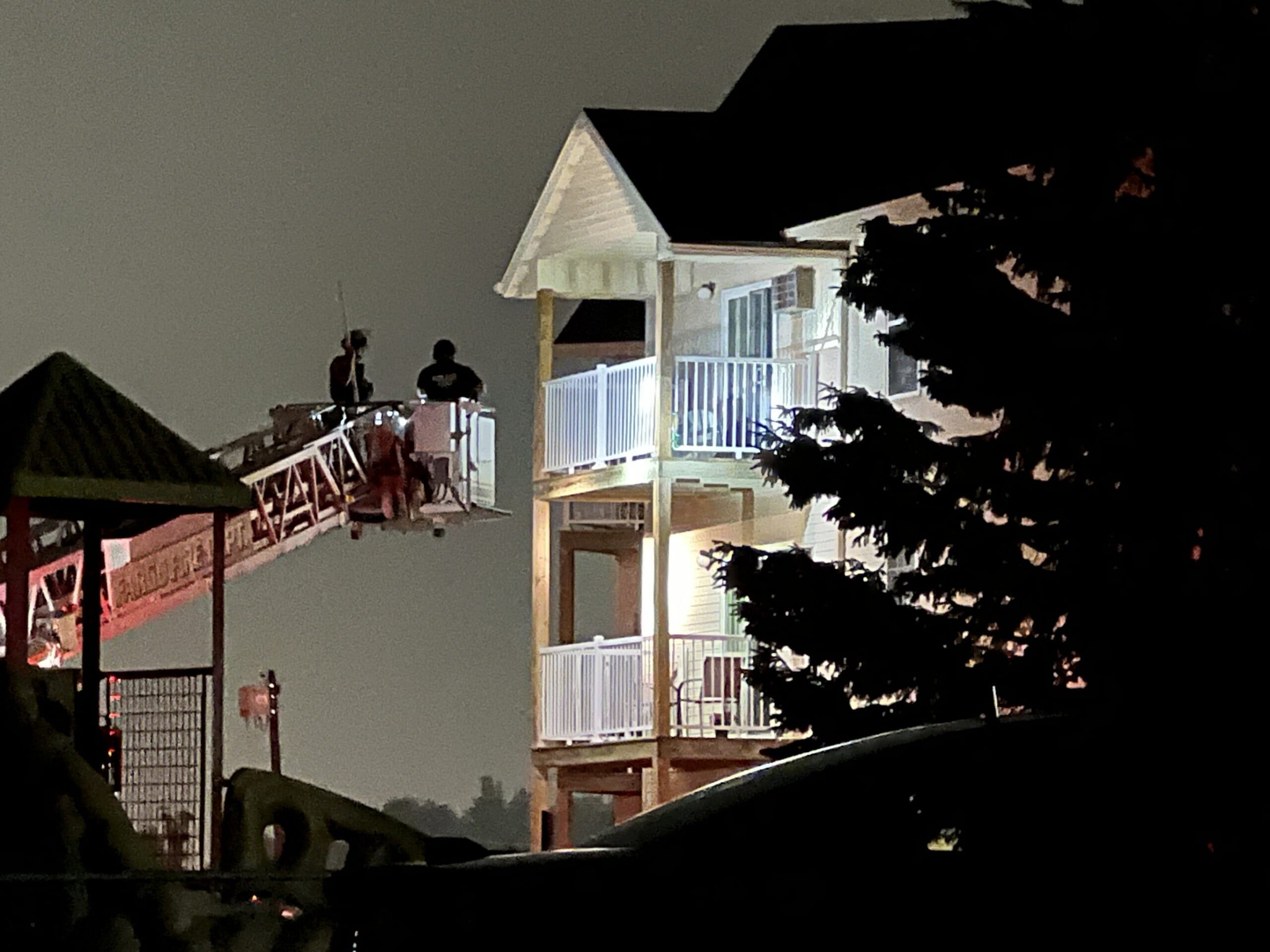 Shooting suspect’s apartment evacuated, searched late Friday into early ...