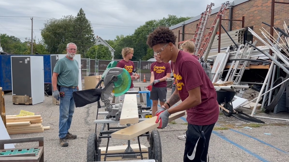 Concordia students volunteer during annual Hands for Change - KVRR ...