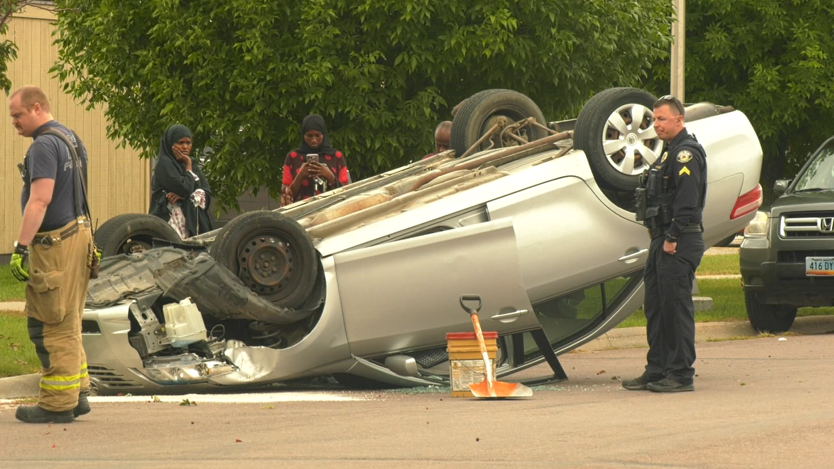 Driver cited for rollover in south Fargo, no serious injuries - KVRR Local News