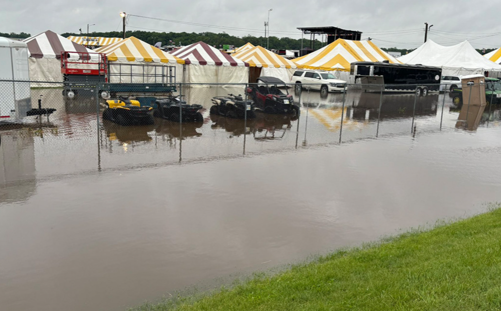 Tractors Help Campers Get Out of Winstock Country Music Festival After ...