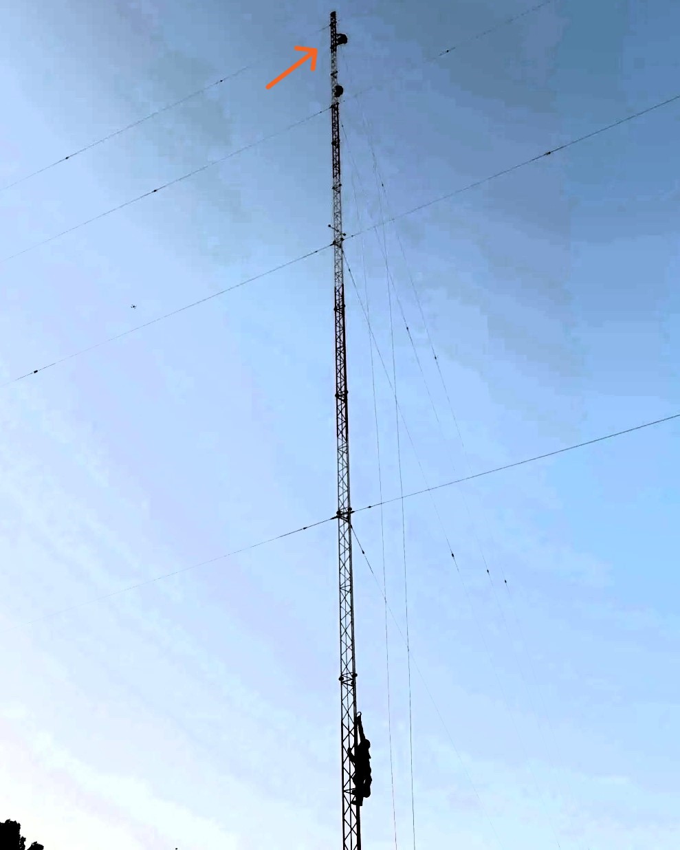 Moorhead man rescued after climbing radio tower in Eagan - KVRR Local News