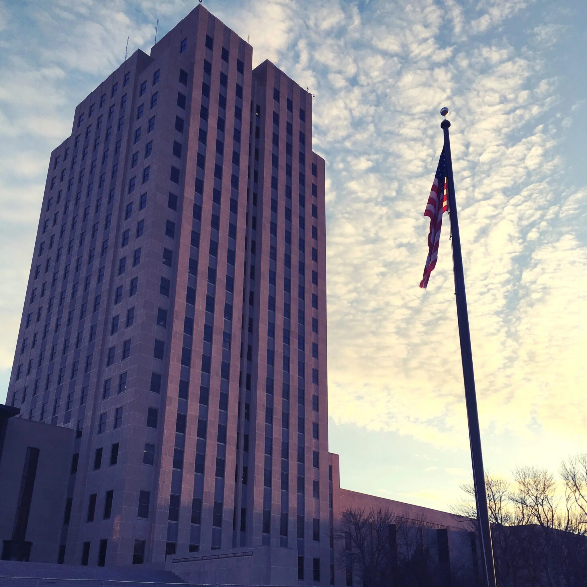 UPDATE: Armed suicidal incident on North Dakota State Capitol grounds ...