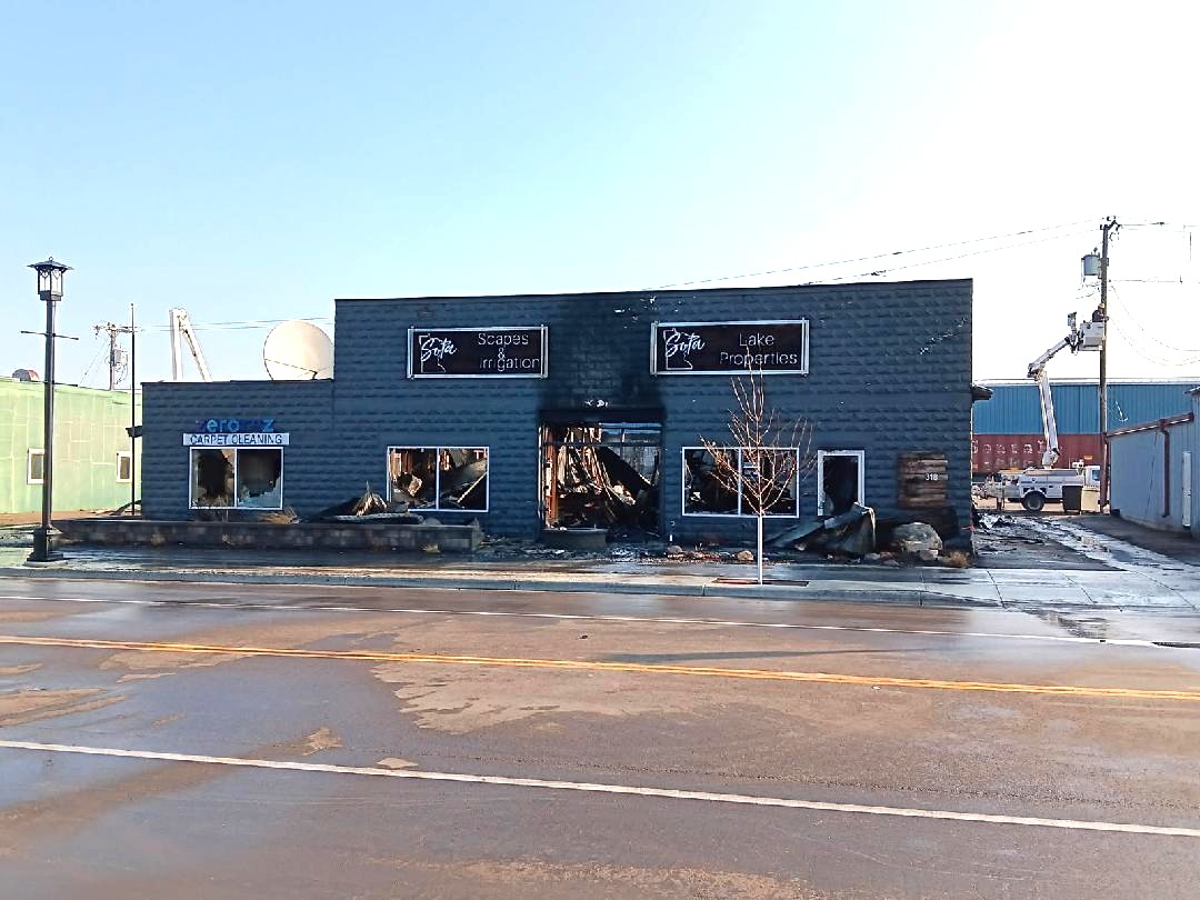 Fire departments from several communities battle fire in downtown ...