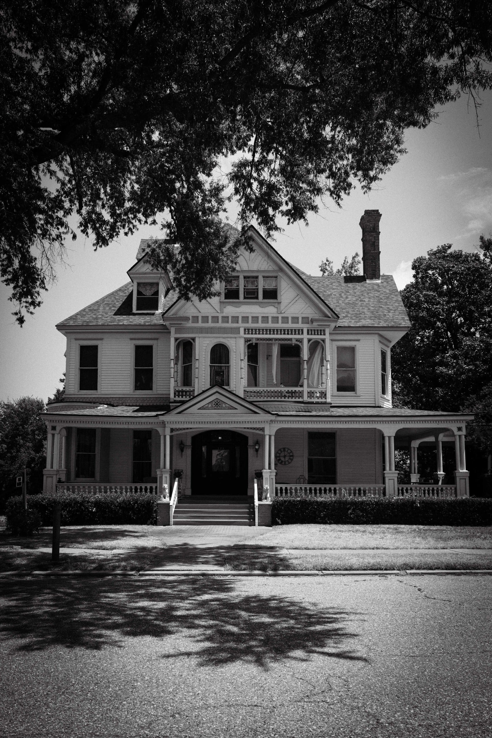 What’s the Truth Behind Haunted Louisiana? - louisianalife.com