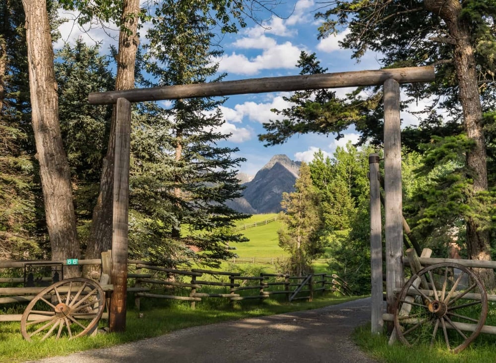 A Million Dollar Montana Ranch With Breathtaking Views - Mountain Living