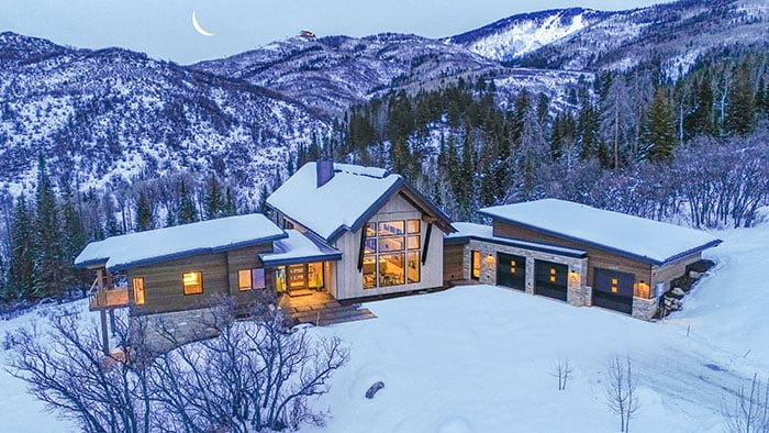17 Mountain Homes in the Winter - Mountain Living