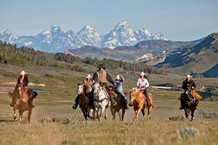 A Historic Ranch in Remote Wyoming - Mountain Living