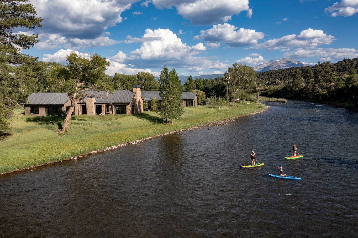 An Arcadian Riverside Retreat in Roaring Fork Valley - Mountain Living