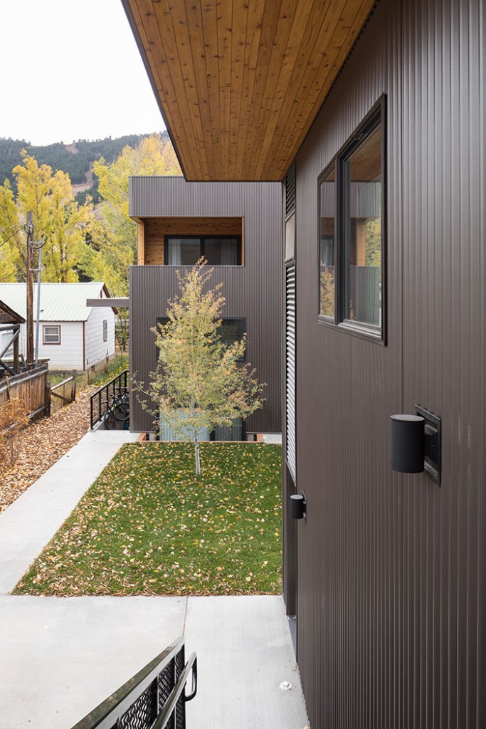 14 Mountain Homes in Fall Foliage - Mountain Living