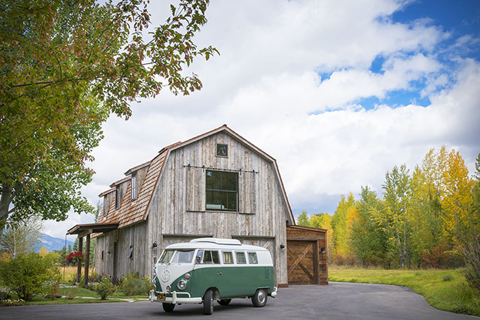 14 Mountain Homes in Fall Foliage - Mountain Living