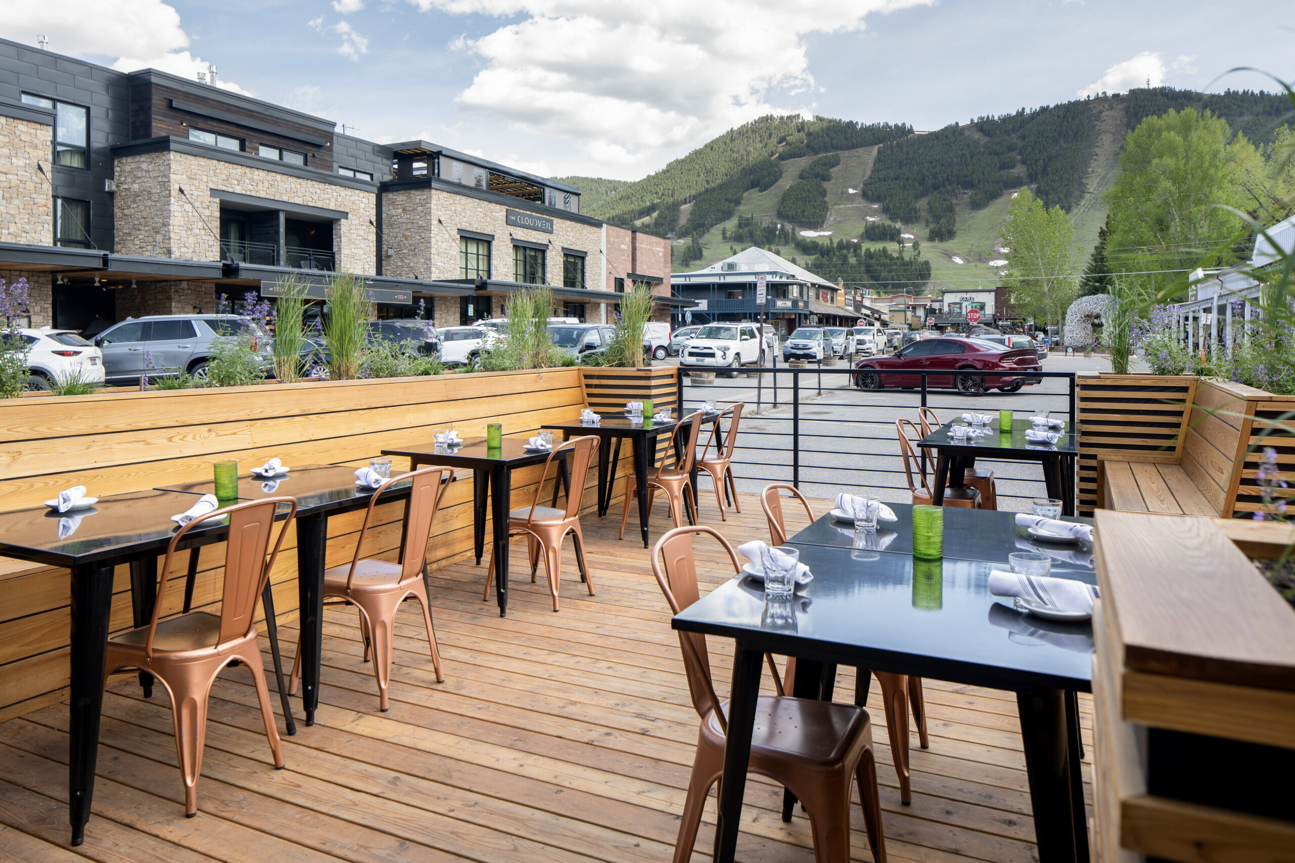 A Weekend Travel Guide to Jackson Hole, Wyoming - Mountain Living