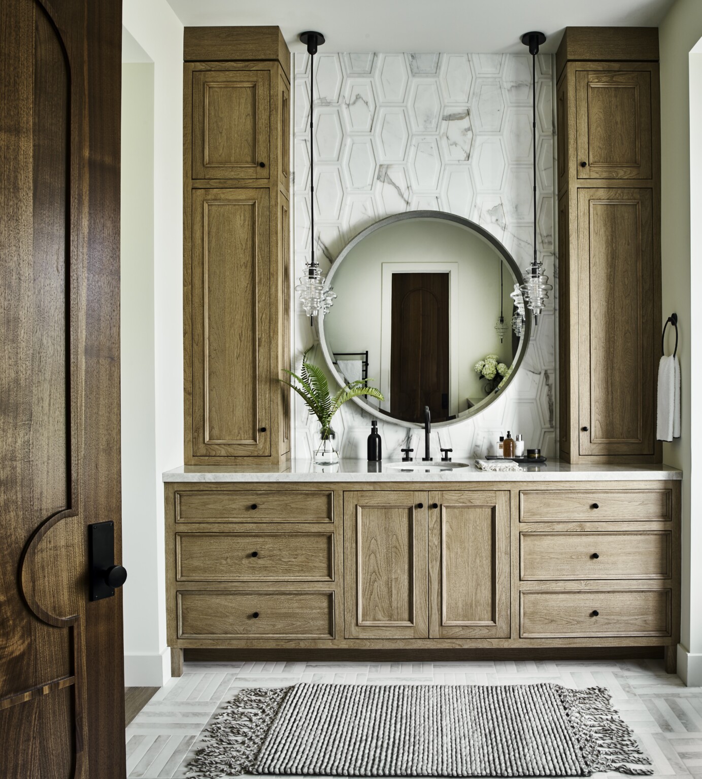 How a Classic Mountain Vernacular and Modern Interiors Inspired These ...