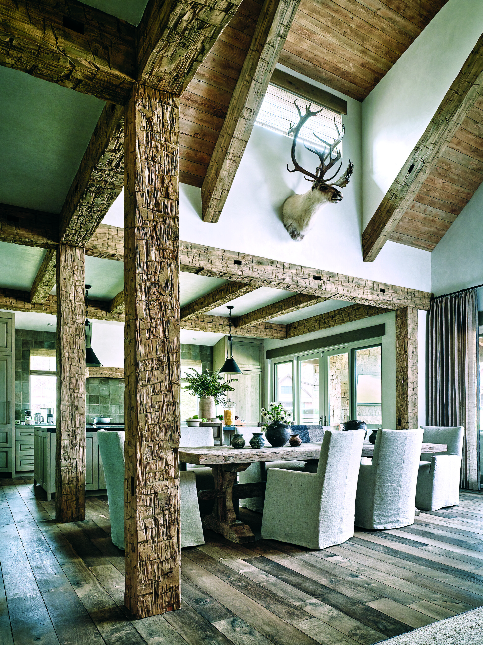 This Fresh Yet Classic Home is a True Definition of Summertime Idyll ...