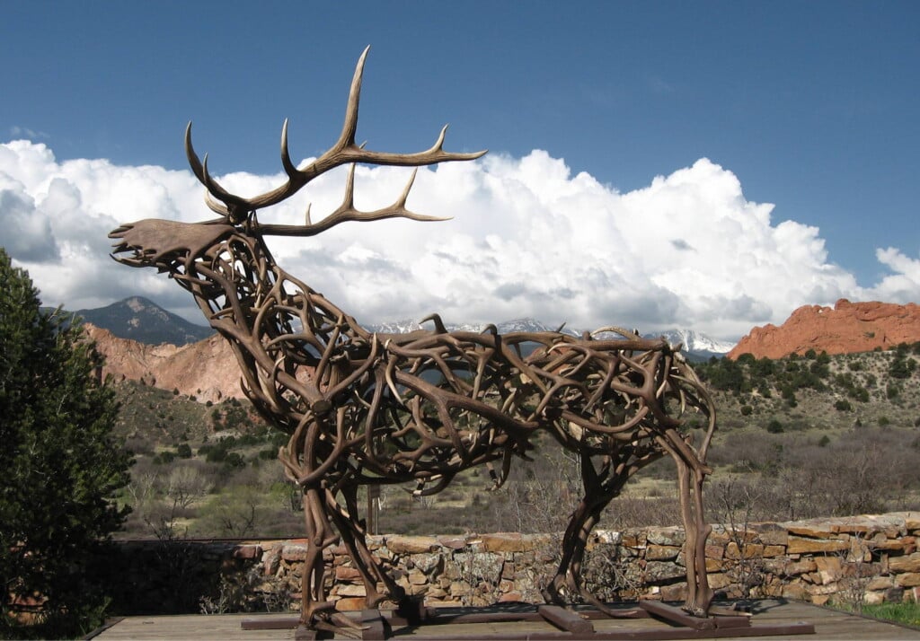 4 Ways Antler Art Enhances Home Design - Mountain Living