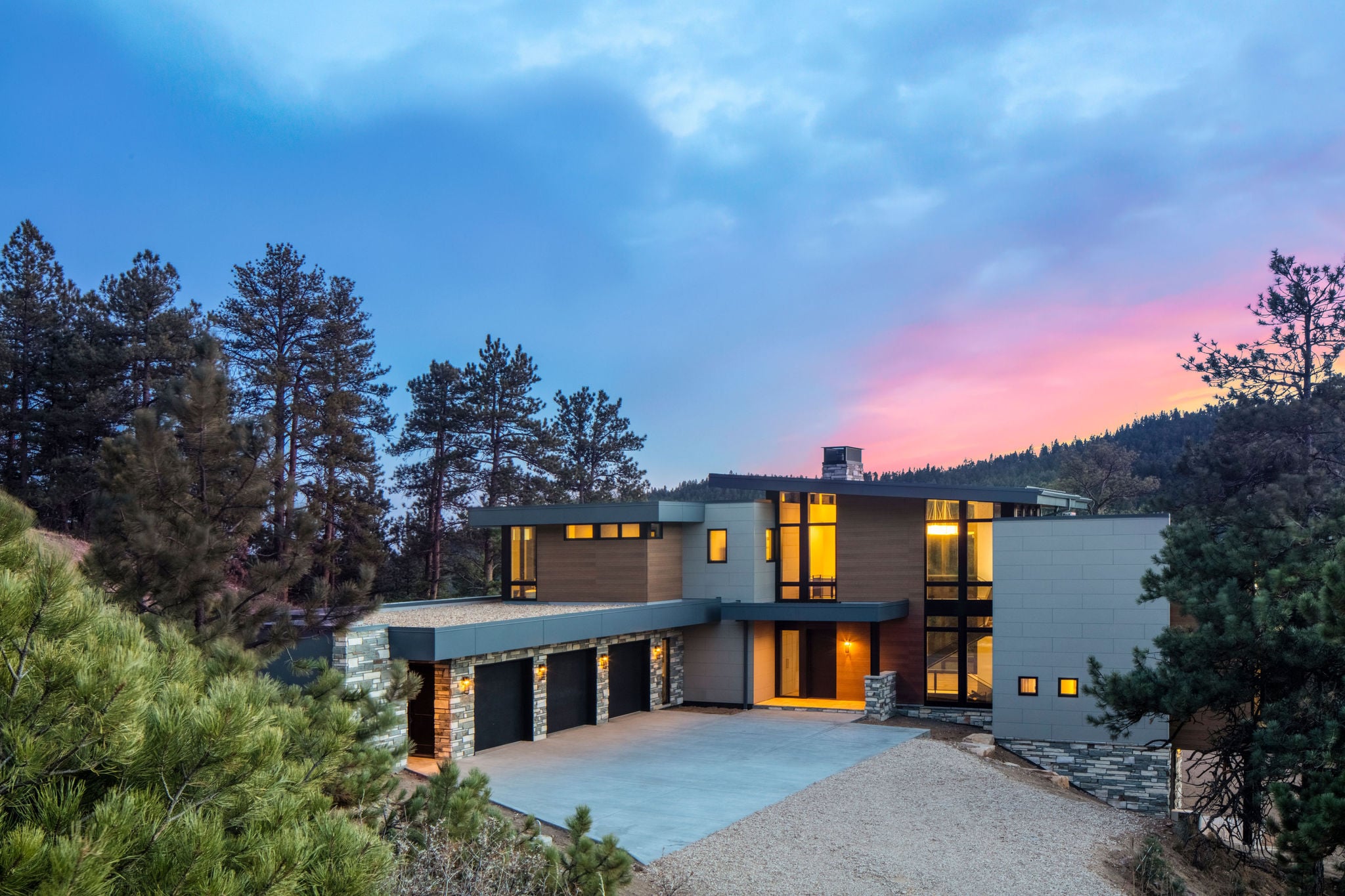 A Multi-Level Mountain House Dazzles in the Woods - Mountain Living