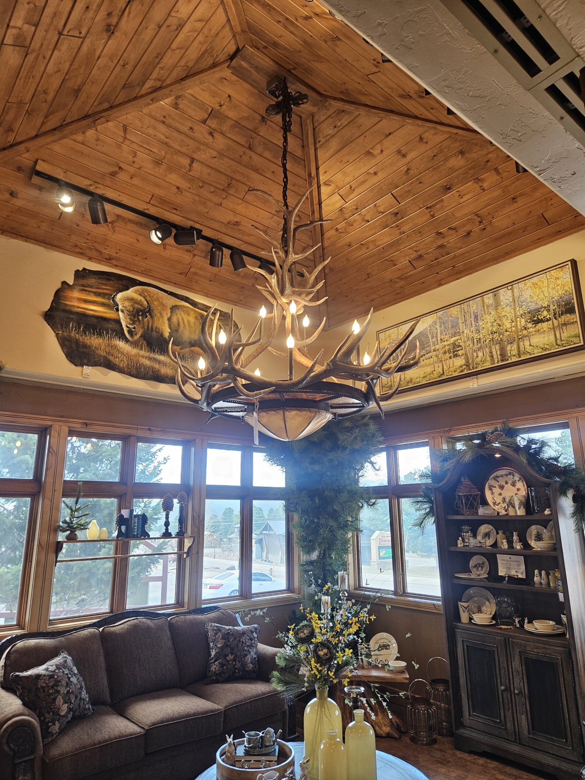 4 Ways Antler Art Enhances Home Design - Mountain Living