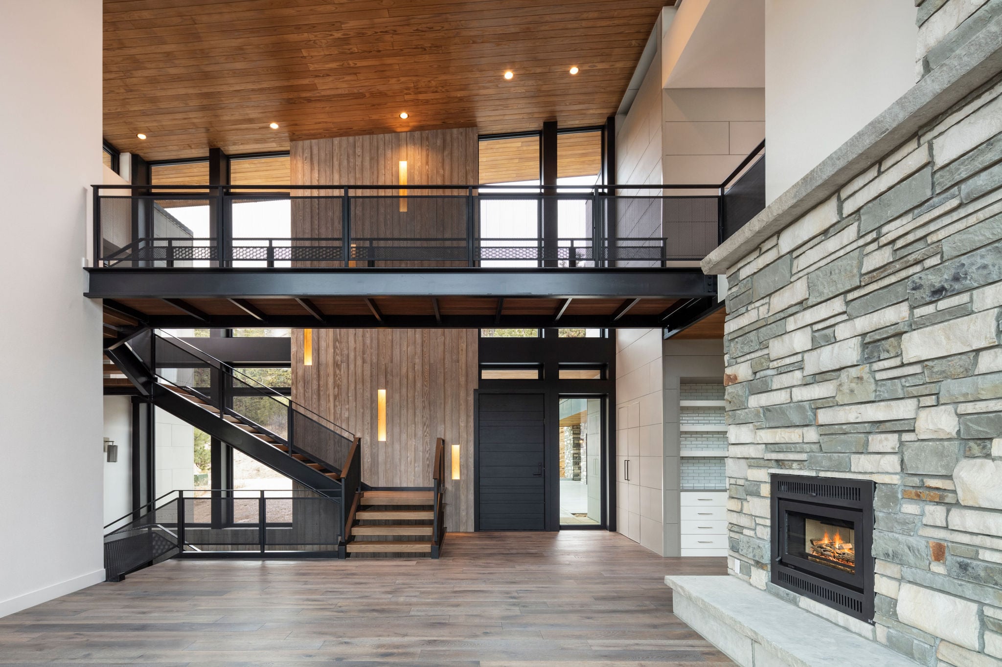 A Multi-Level Mountain House Dazzles in the Woods - Mountain Living