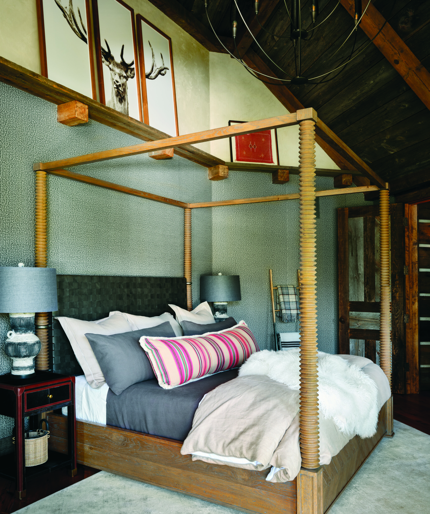 A Remote Ranch Balances Mountain Elegance with Rustic Architecture ...