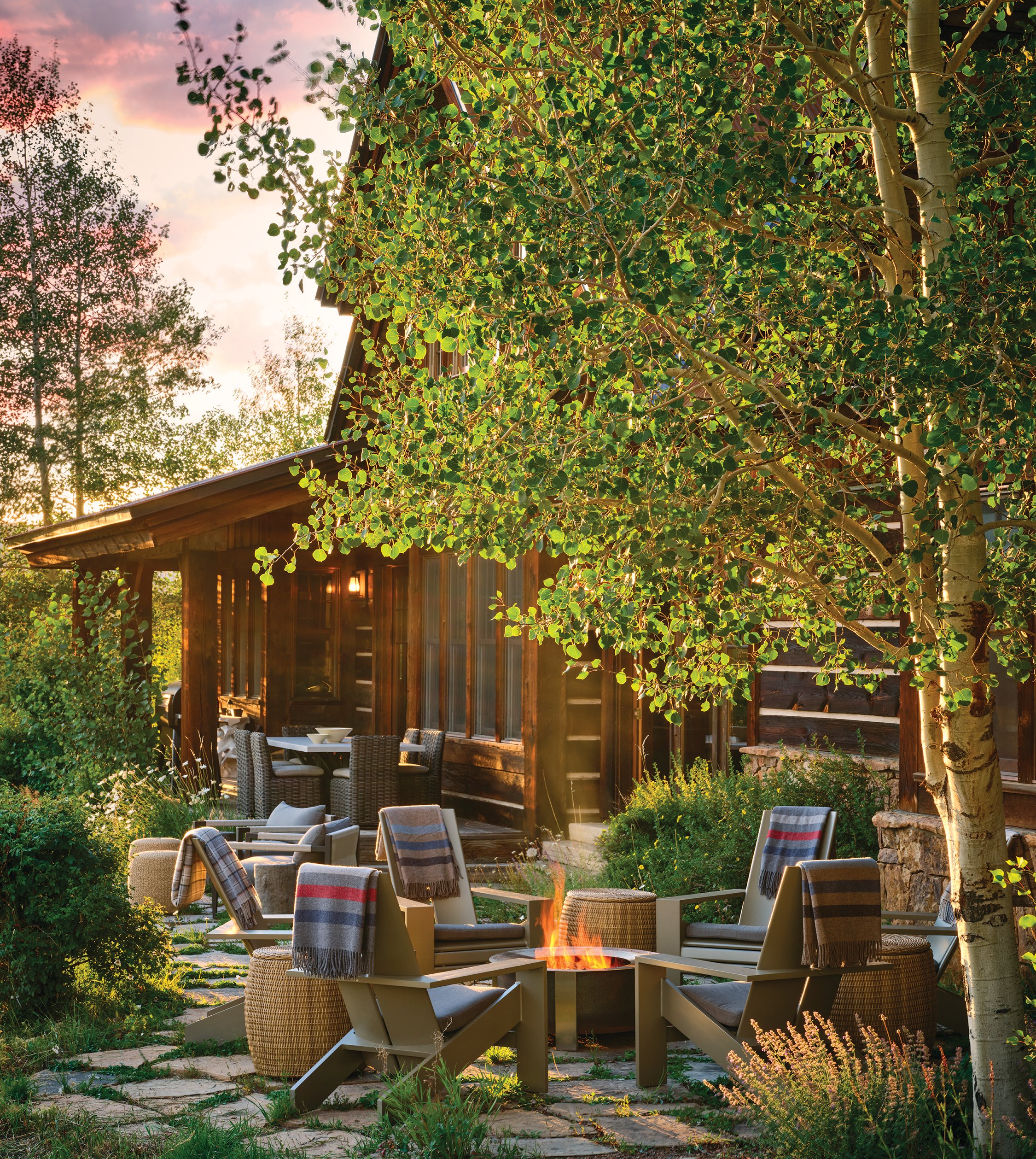 A Remote Ranch Balances Mountain Elegance with Rustic Architecture ...