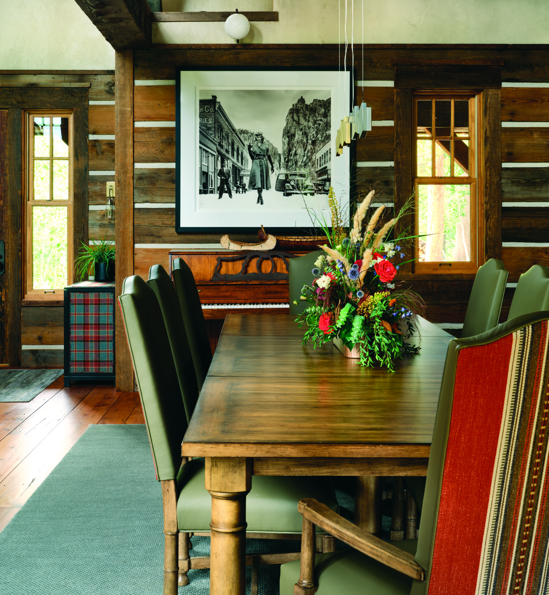 A Remote Ranch Balances Mountain Elegance with Rustic Architecture ...
