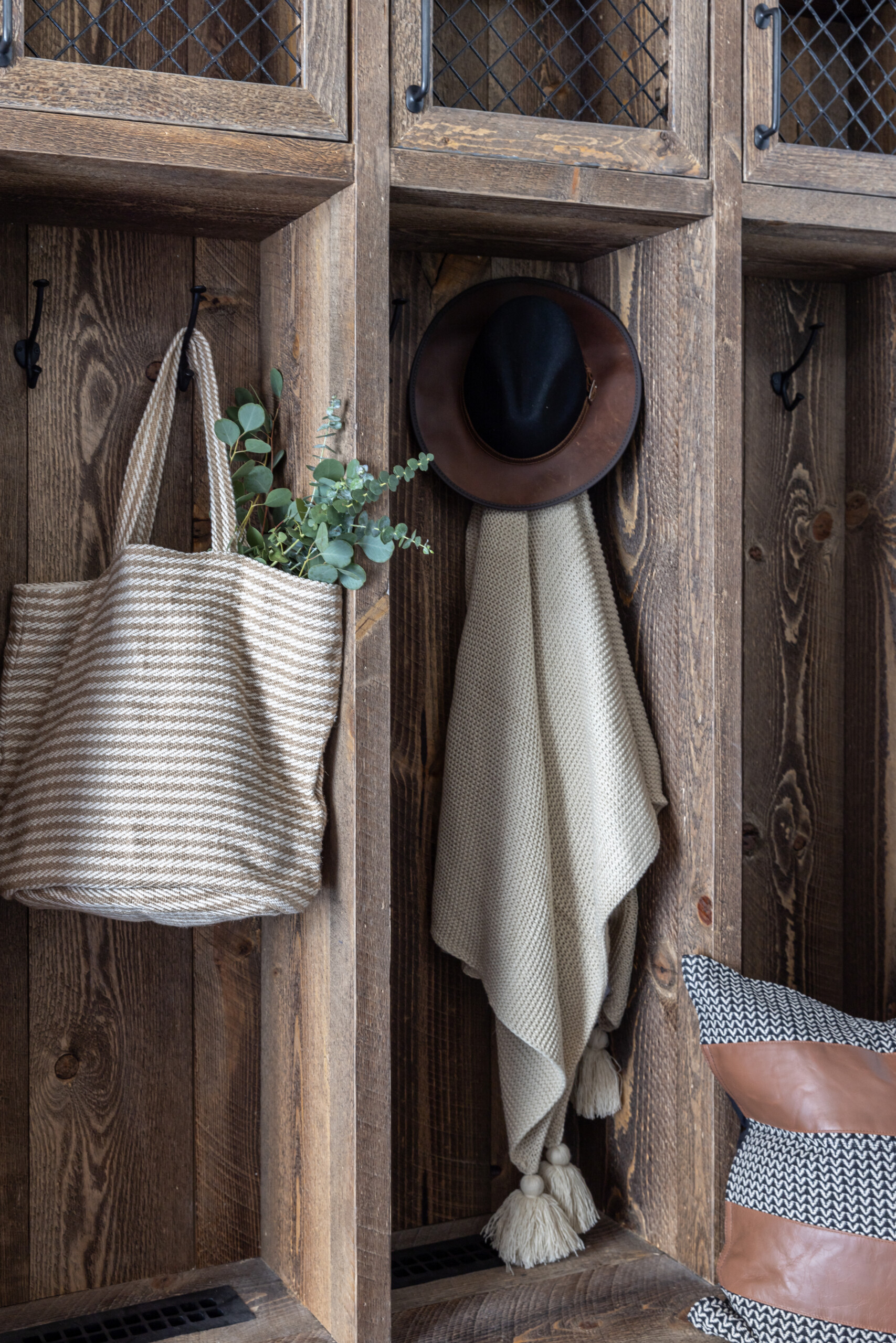 A Cozy Approach to Mountain Modern Design - Mountain Living