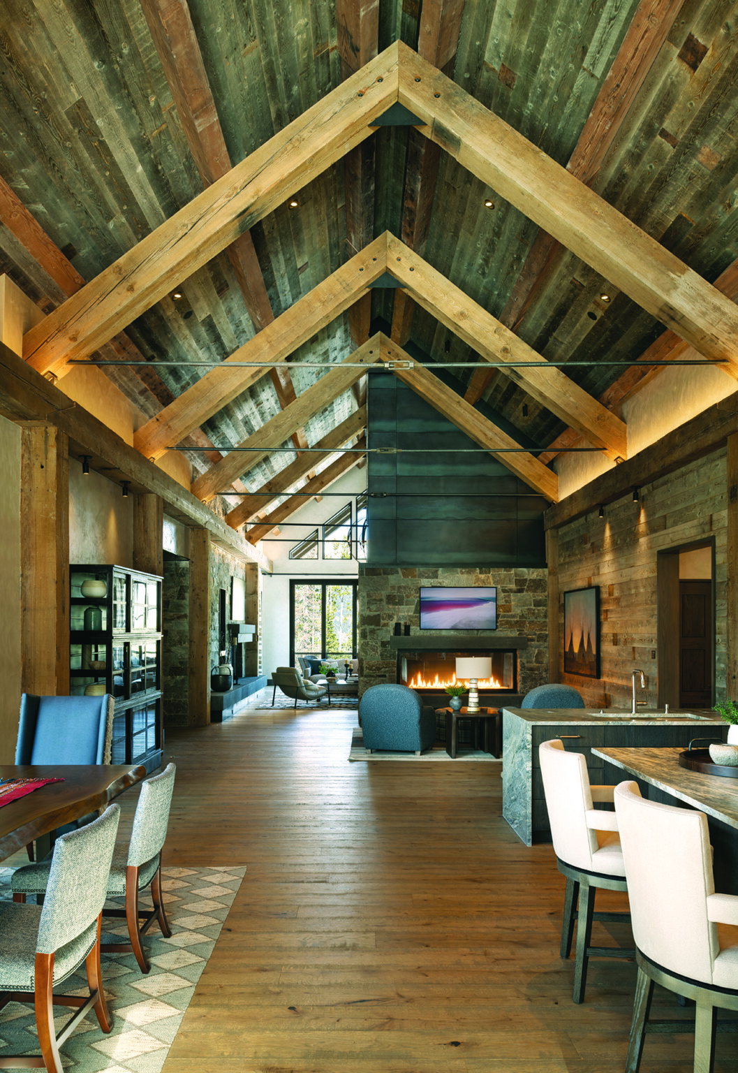 A Dreamy Big Sky Home with Plenty of Space - Mountain Living