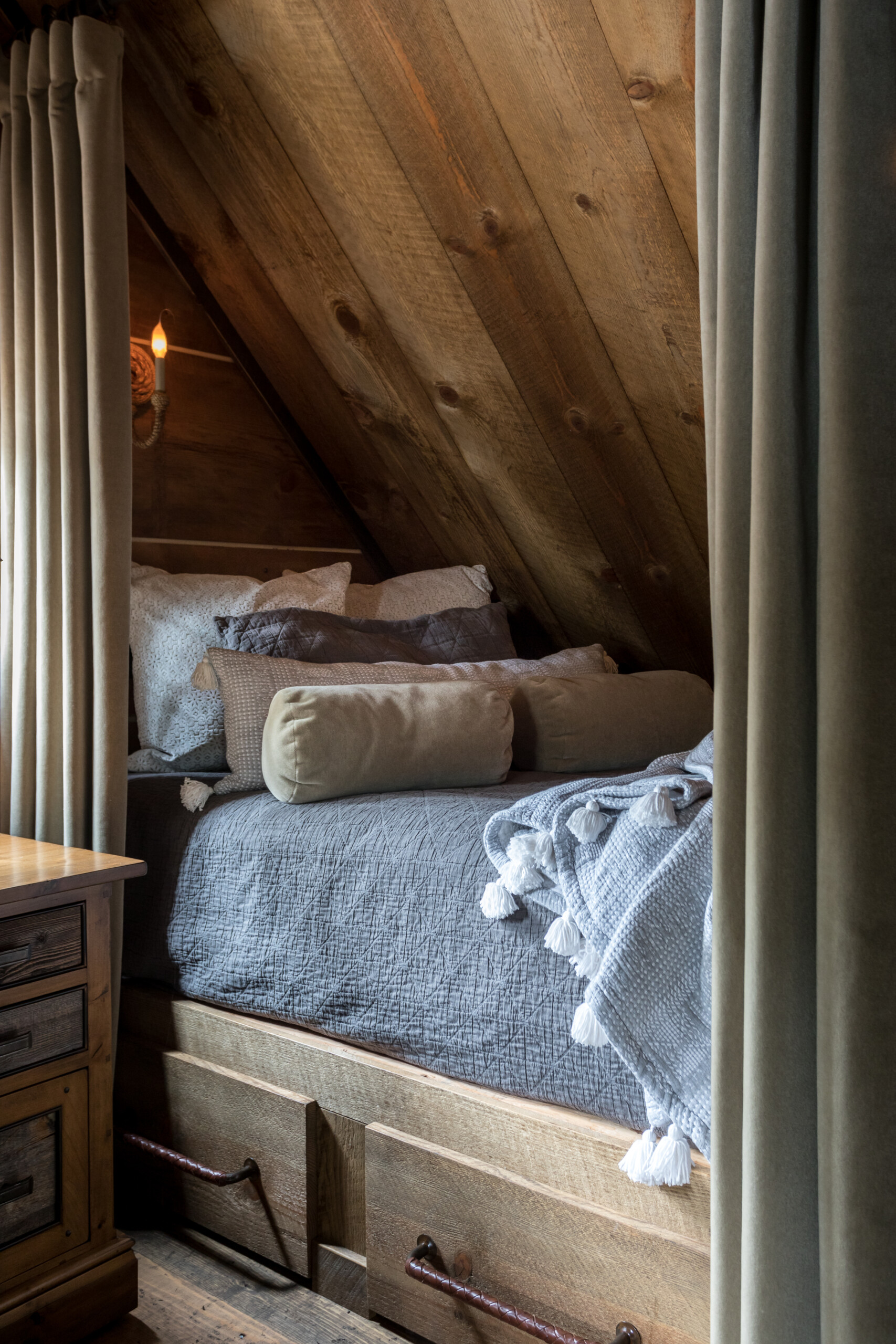 How to Create Cozy Rustic Nooks for the Holidays - Mountain Living
