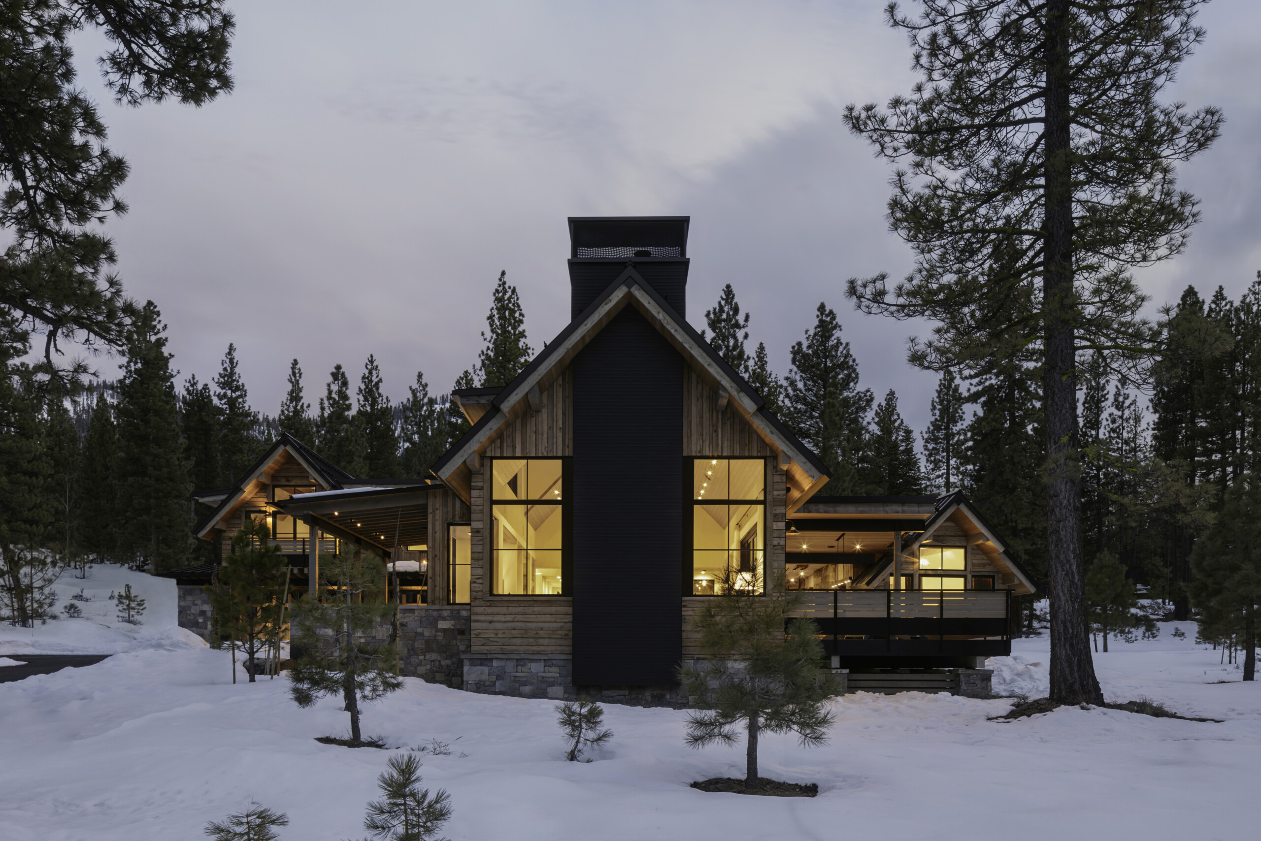 Maximized Views Meet Natural Topography in This New Family Home ...