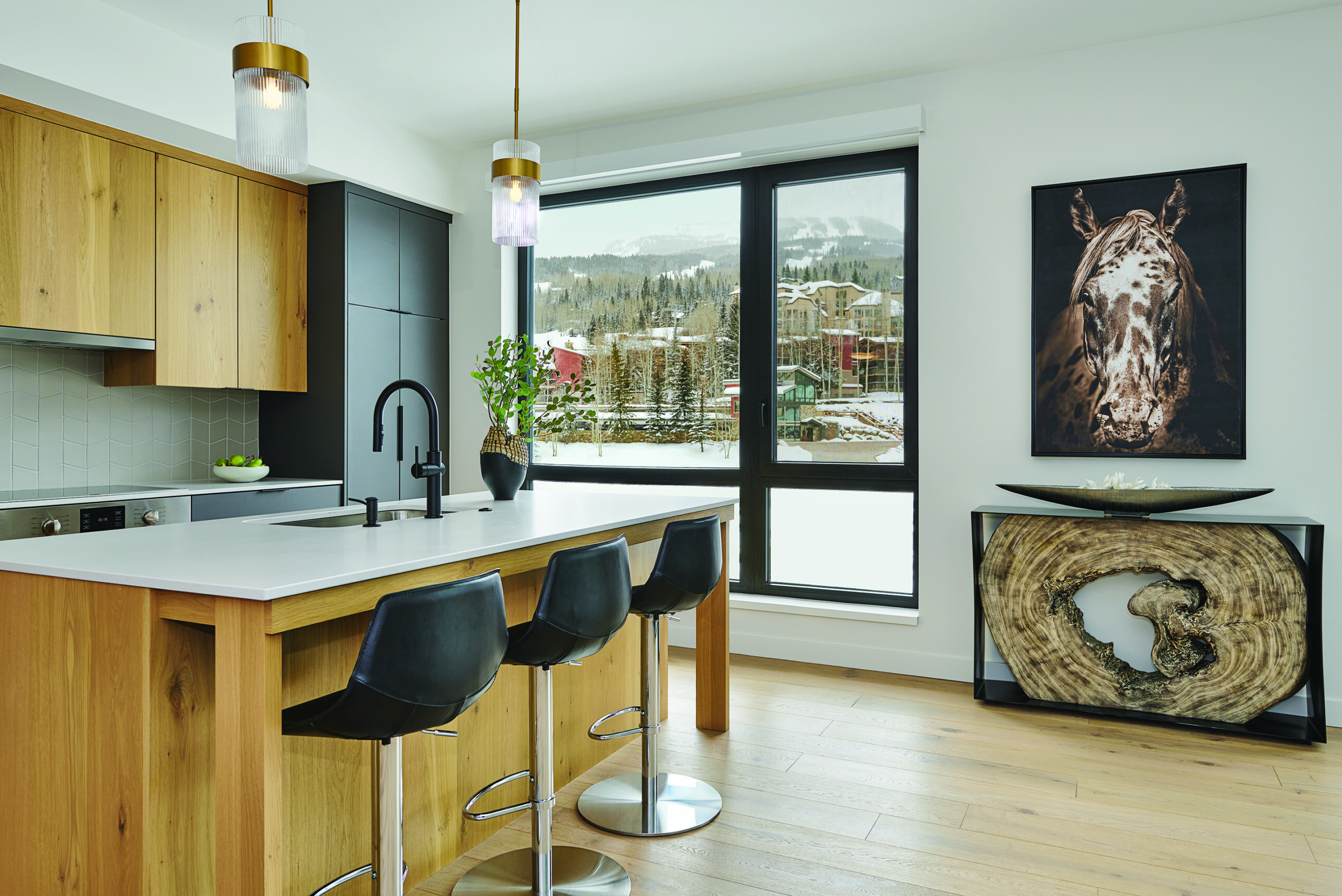 Stunning Outdoor Views Paired with Art Add a Luxurious Pop to a Ski-In ...