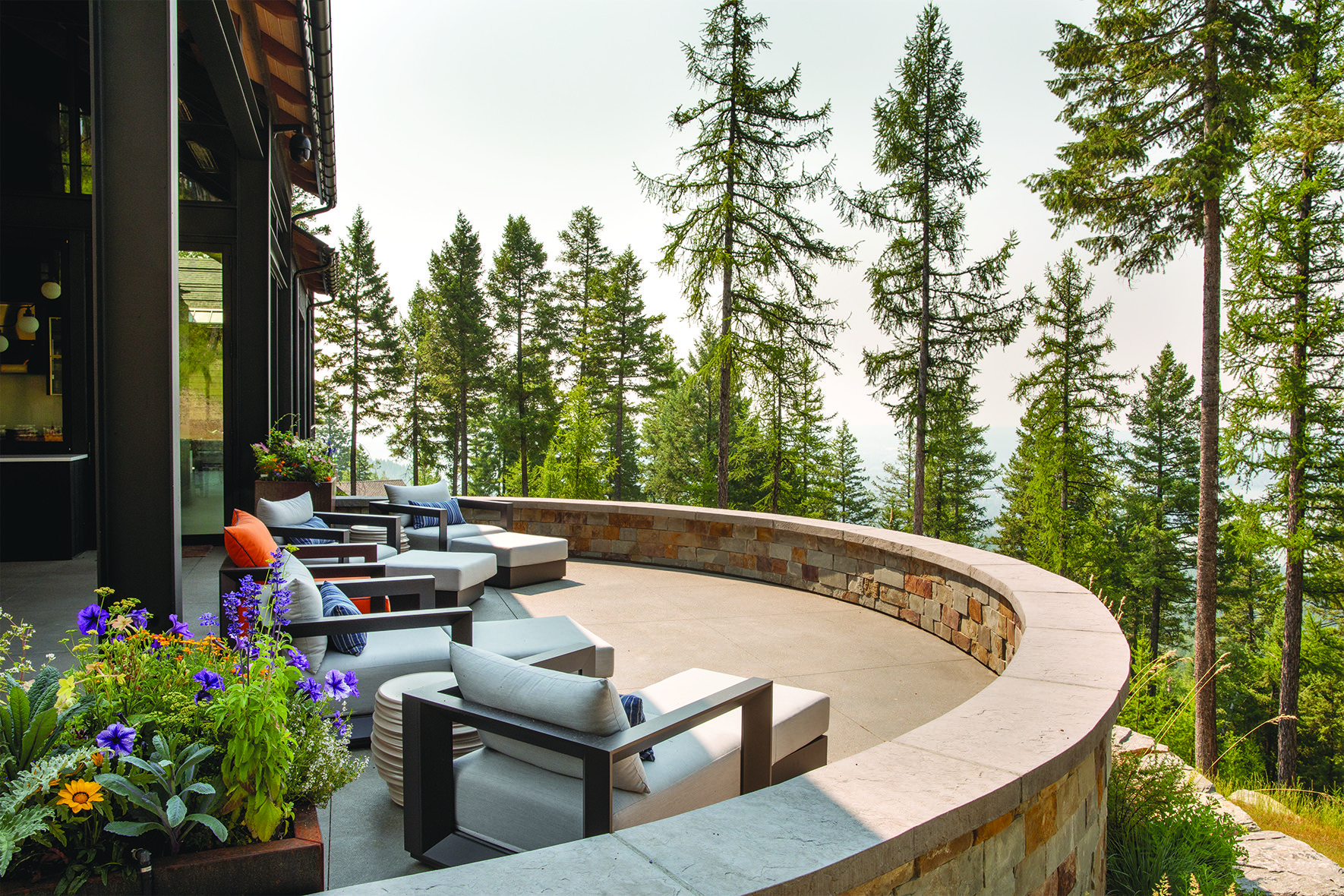 An Elevated Take on Outdoor Living in the Mountains - Mountain Living