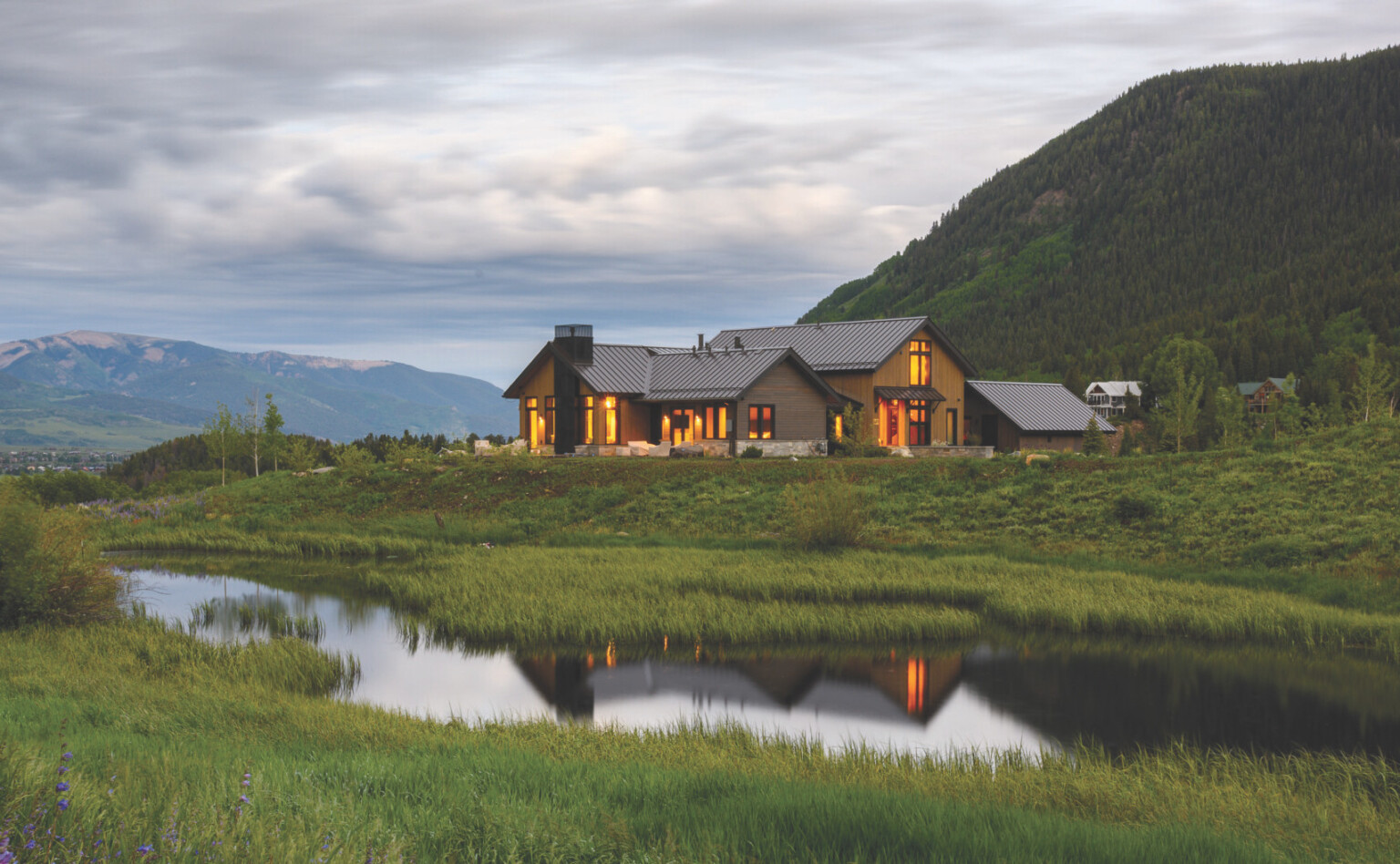 17 Mountain Homes in the Winter - Mountain Living