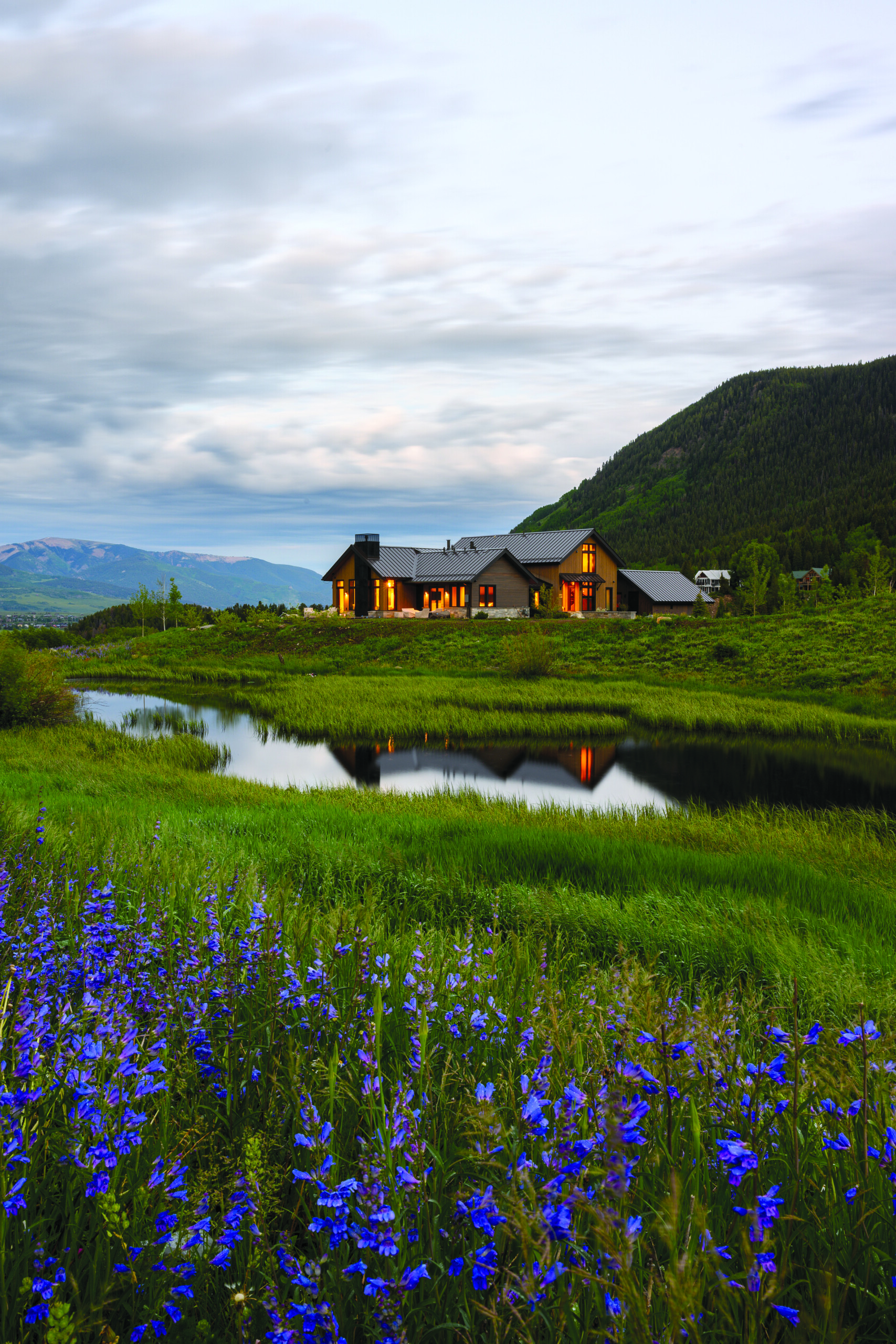 An Ode to Joy Inspires a Crested Butte-Centric Home - Mountain Living