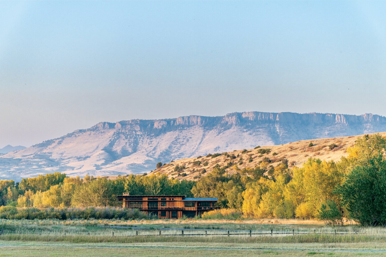 Grounded, Warm and Enduring Mountain Home Colors Trending this Year ...