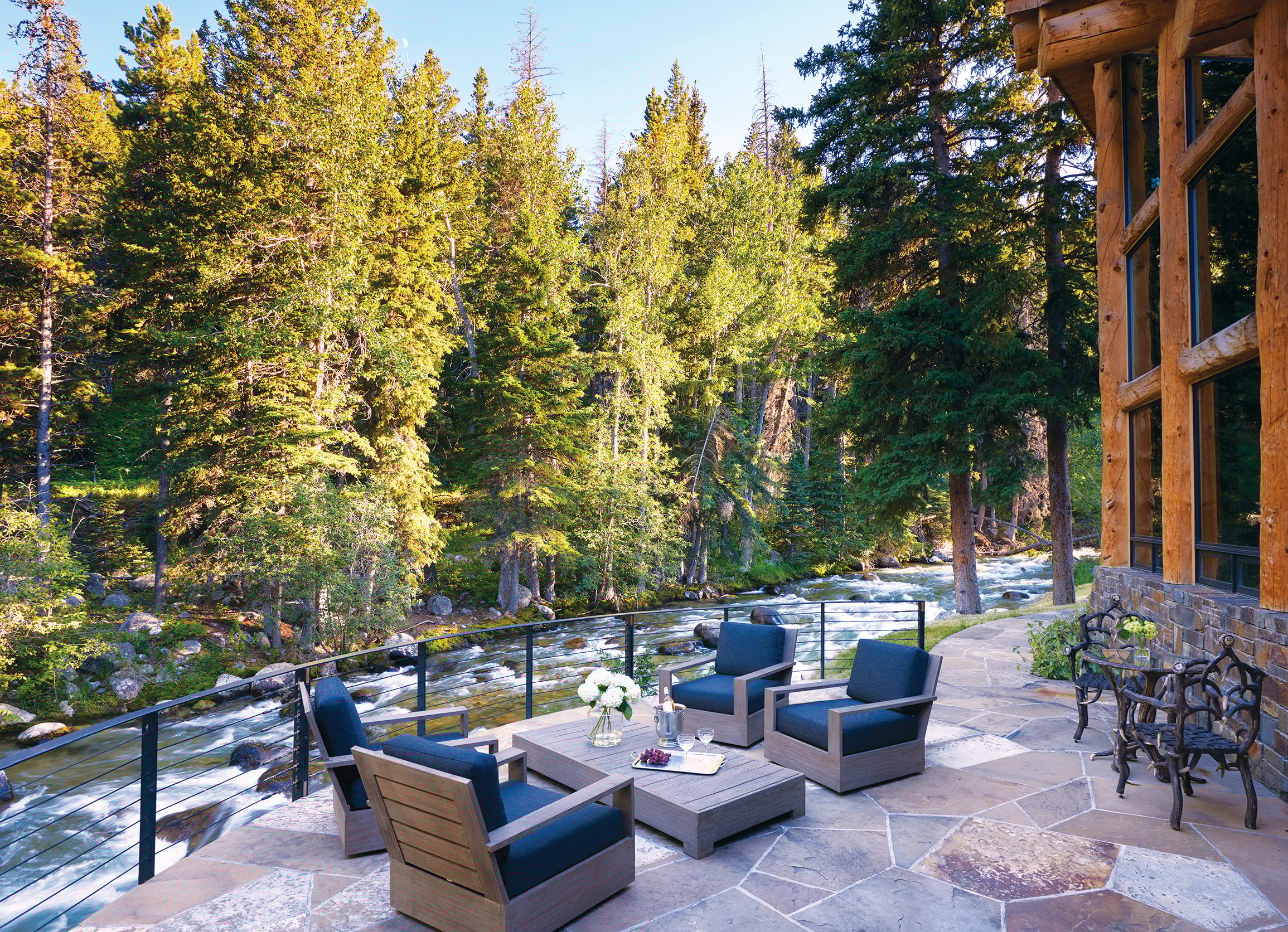 Blending Old and New Decor Creates a Cozy Abode with a Rustic Feeling ...