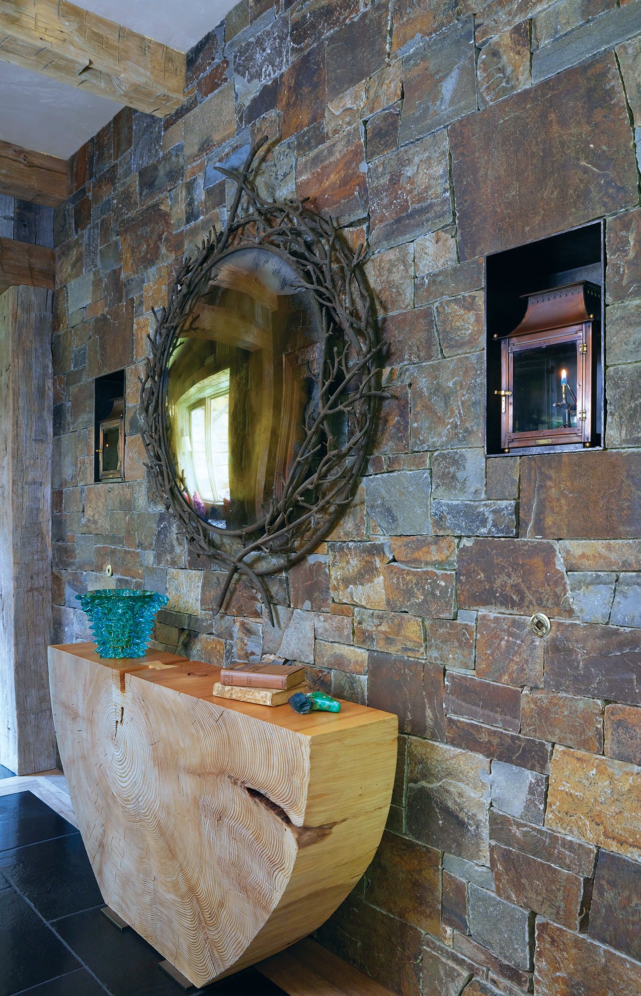 Blending Old and New Decor Creates a Cozy Abode with a Rustic Feeling ...