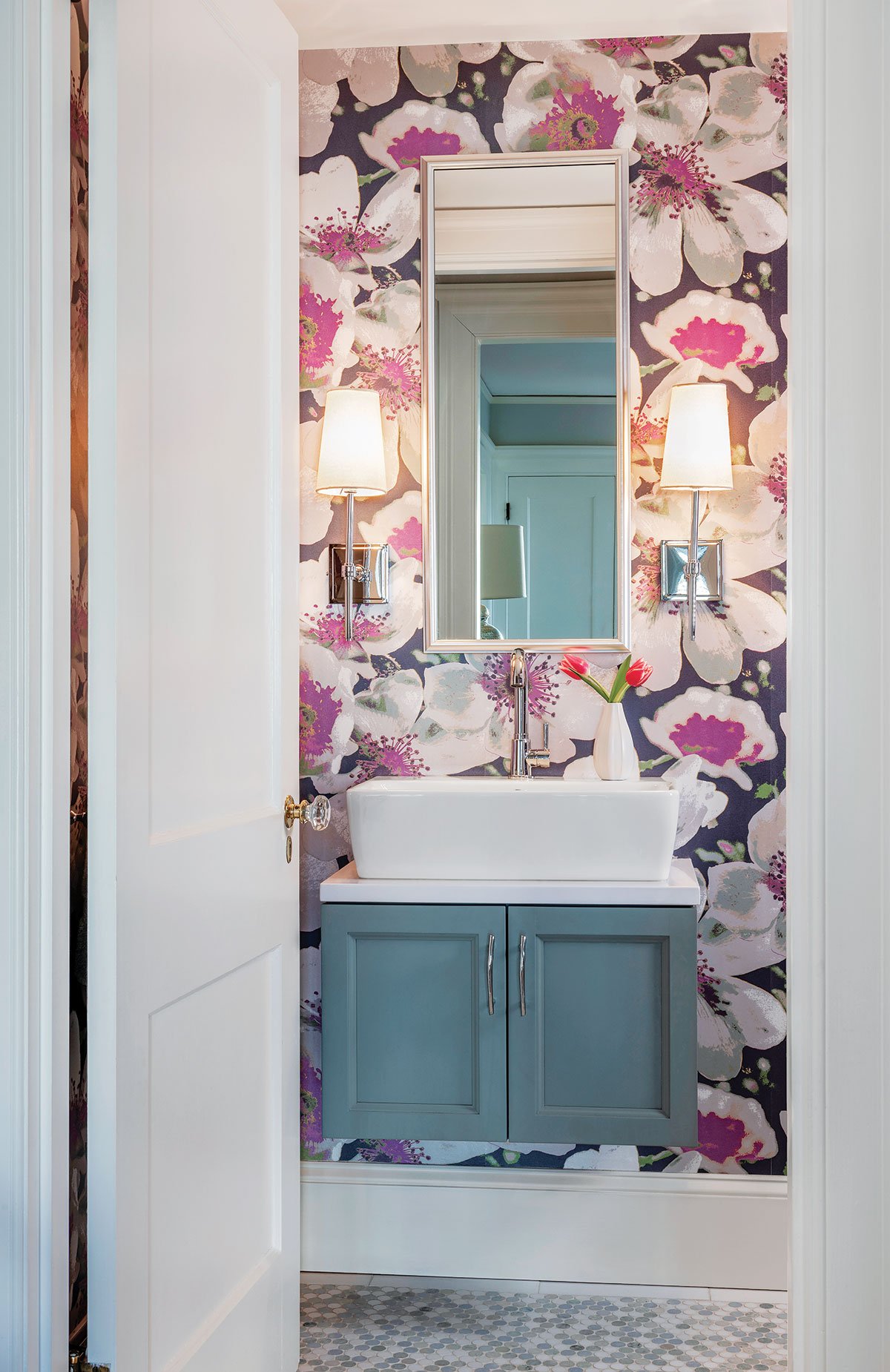 How to Pull Off Punchy Wallpaper, According to the Experts - Rhode ...