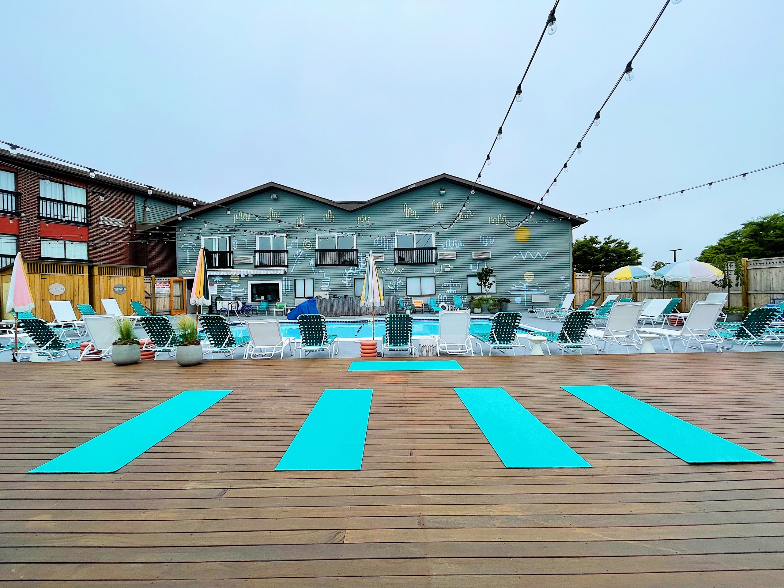 Visit the Wayfinder Hotel for Some Calming Poolside Yoga - Rhode Island ...