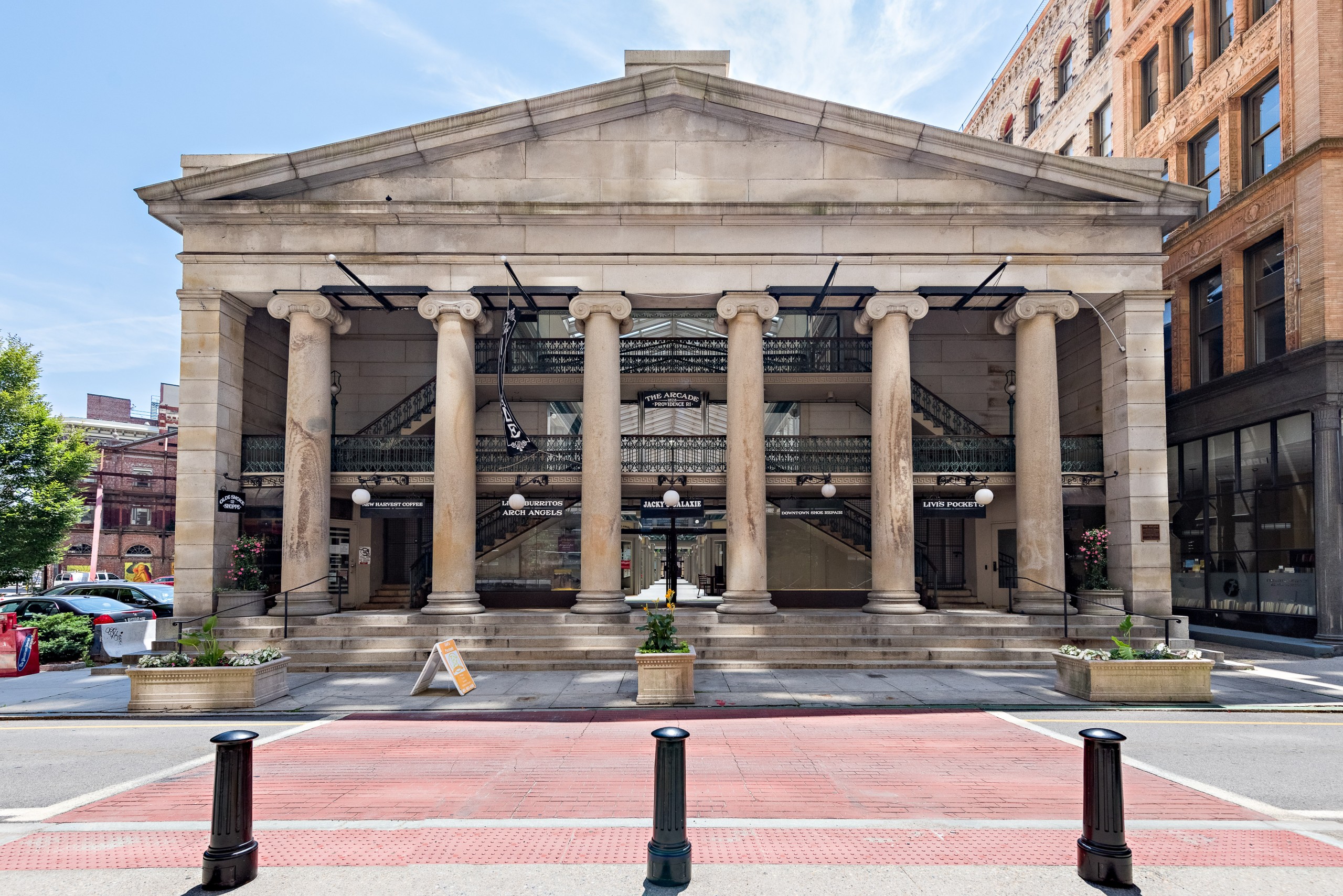 House Lust: A Micro-Loft in the Arcade Providence, America's Oldest ...