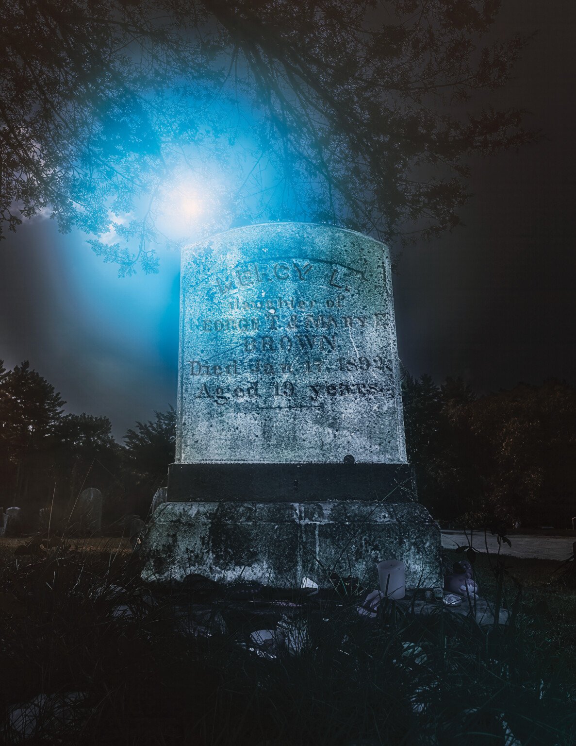 16 Real-Life Haunted Places in Rhode Island - Rhode Island Monthly