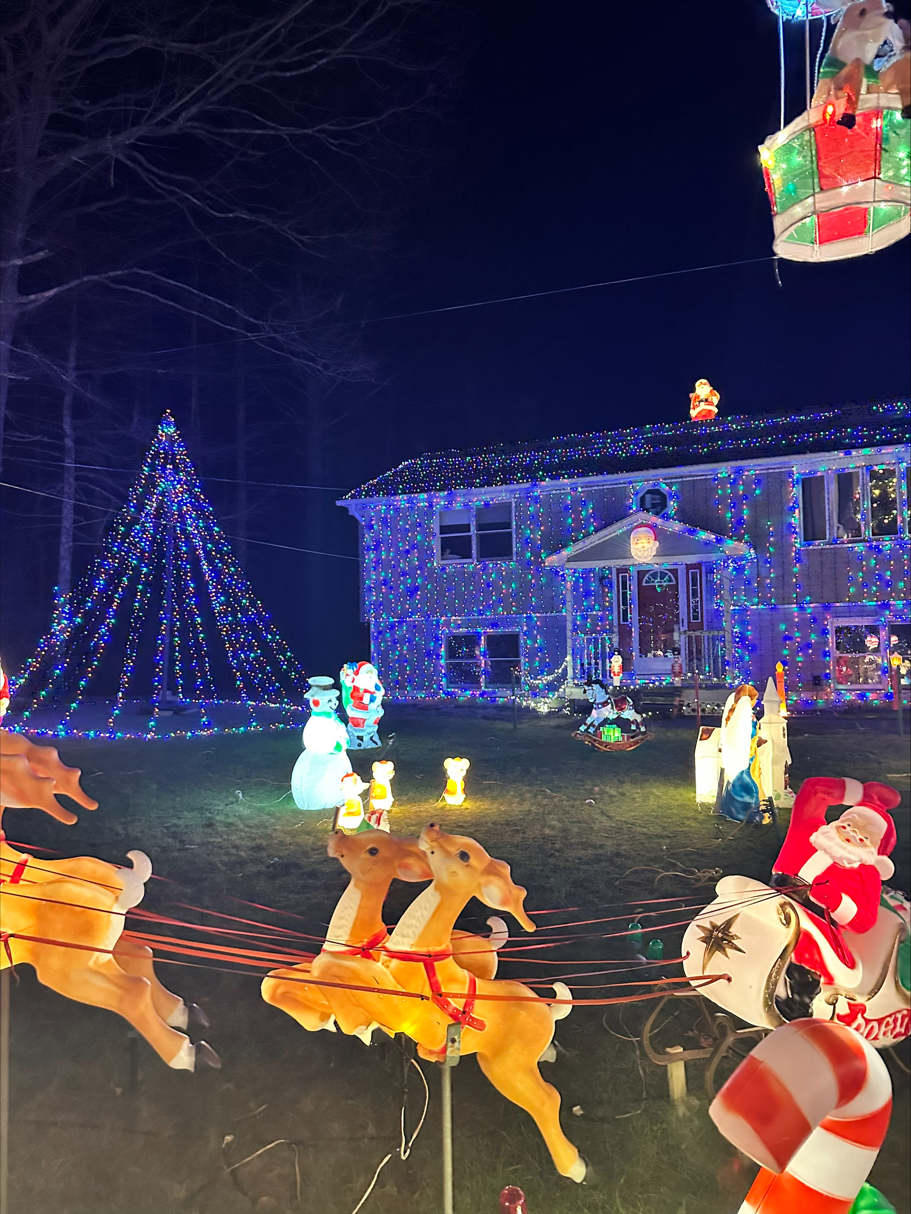 Conway Christmas Extravaganza - Rhode Island Monthly