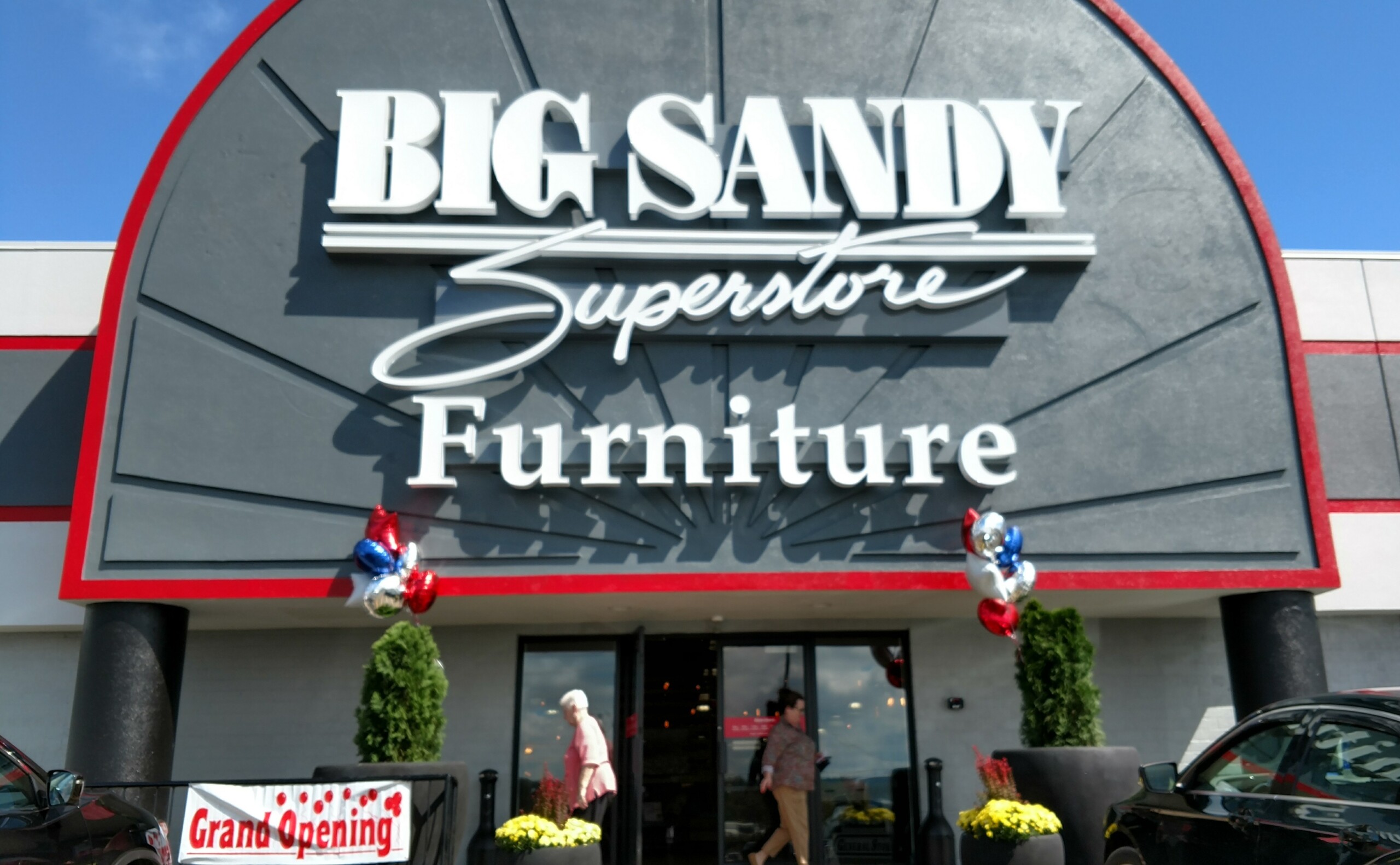 Big Sandy Superstore celebrates Grand Opening - WHIZ - Fox 5 / Marquee ...