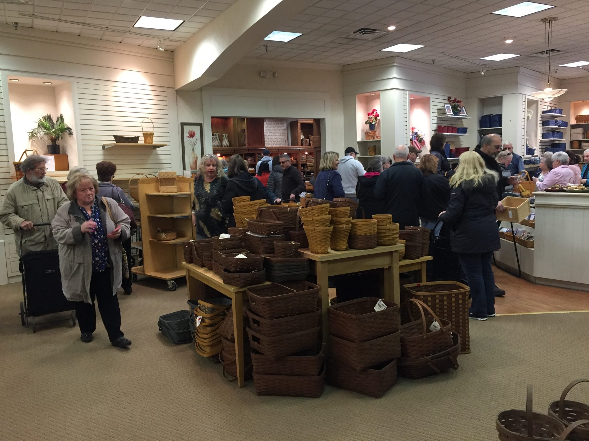 New Longaberger store opens in Dresden - WHIZ - Fox 5 / Marquee ...