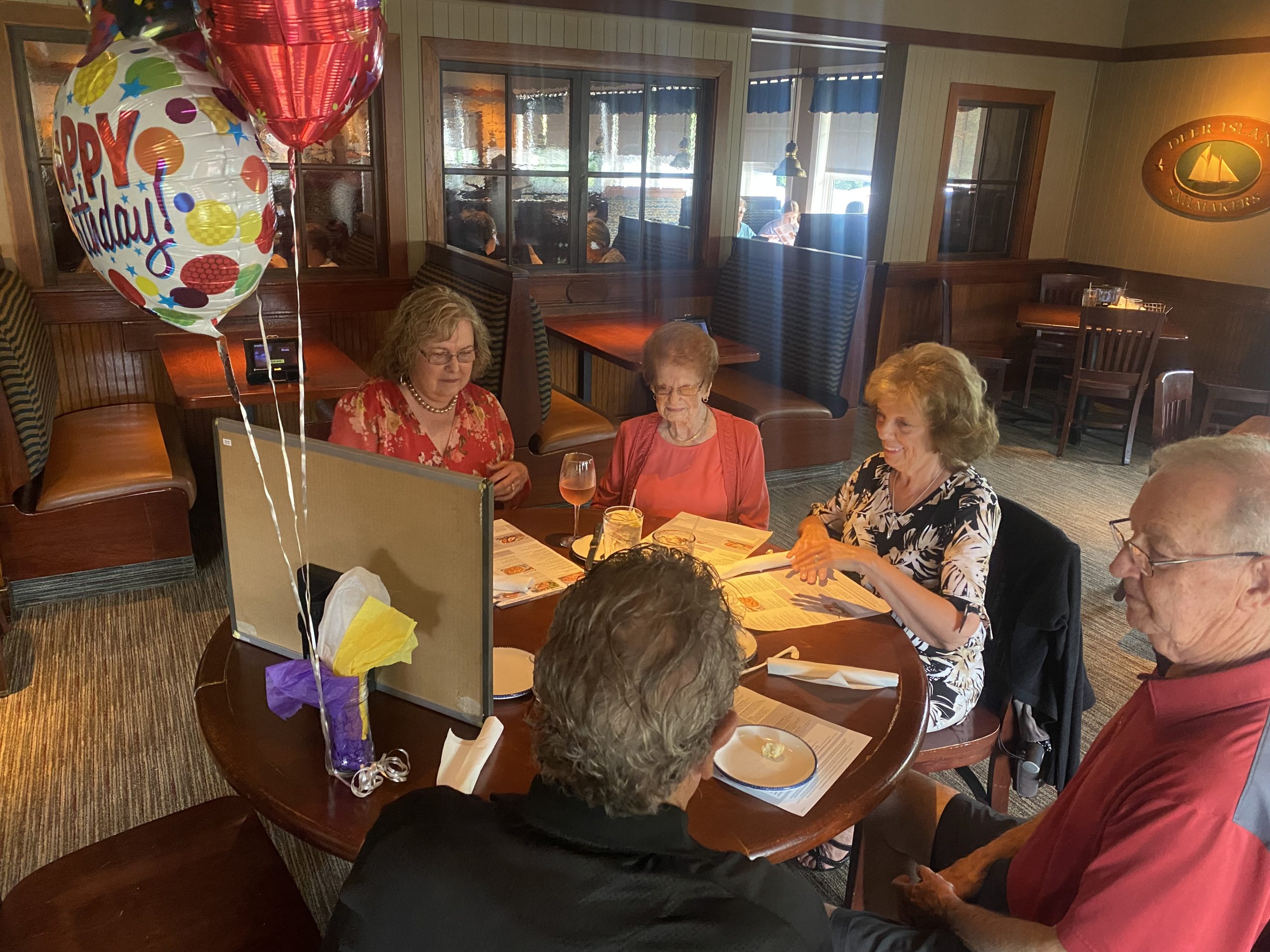 Local Woman Celebrates 101st Birthday At Red Lobster Whiz Fox 5